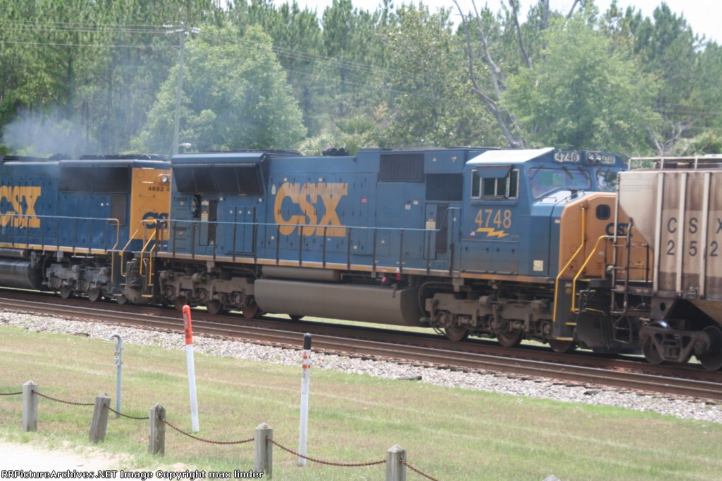 CSX 4748